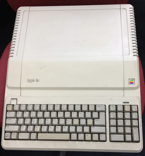 Apple II collection goes platinum – Yesterbits